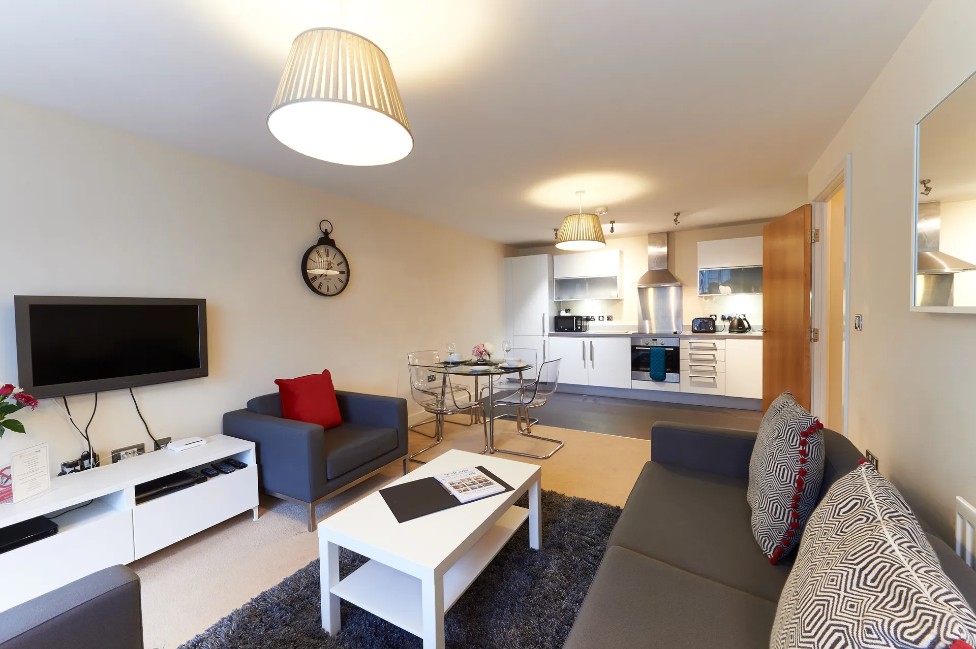 Milton Keynes | 10 Merrivale Mews | Shortstay MK Vizion | Two Bedroom ...