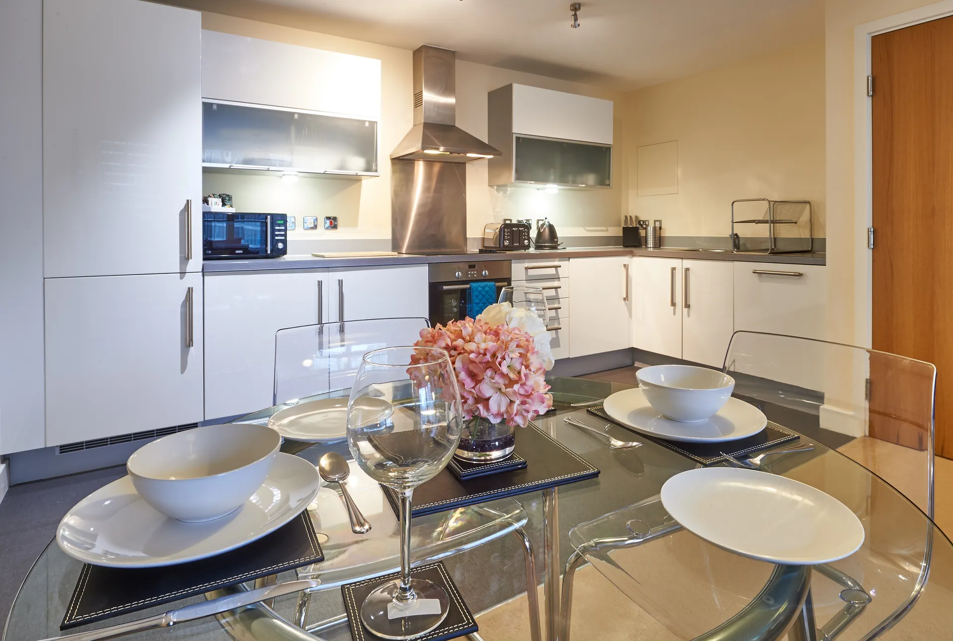 Milton Keynes | 10 Merrivale Mews | Shortstay MK Vizion | Two Bedroom ...